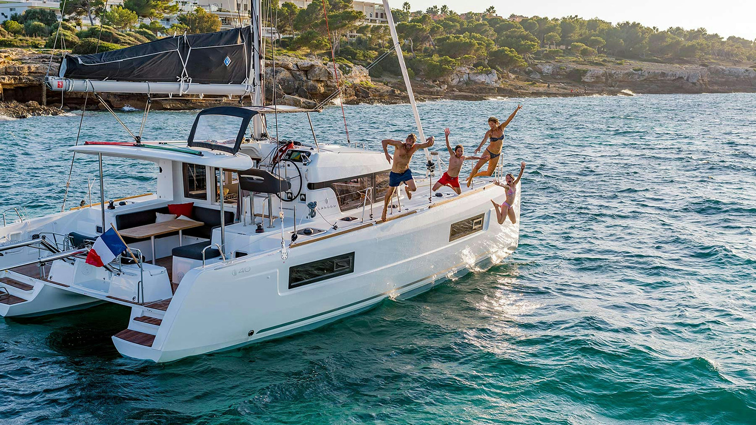Lagoon catamaran model comparison: read our expert advice | DYS